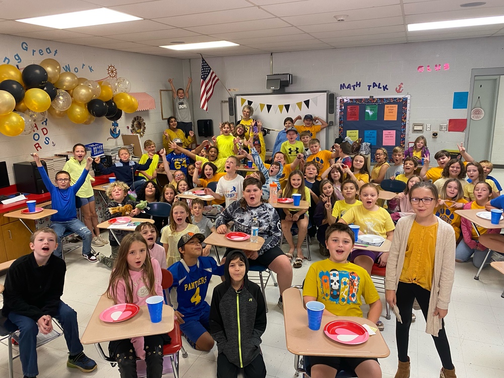 PES Students Enjoy PAWS Day! | Decatur County Schools